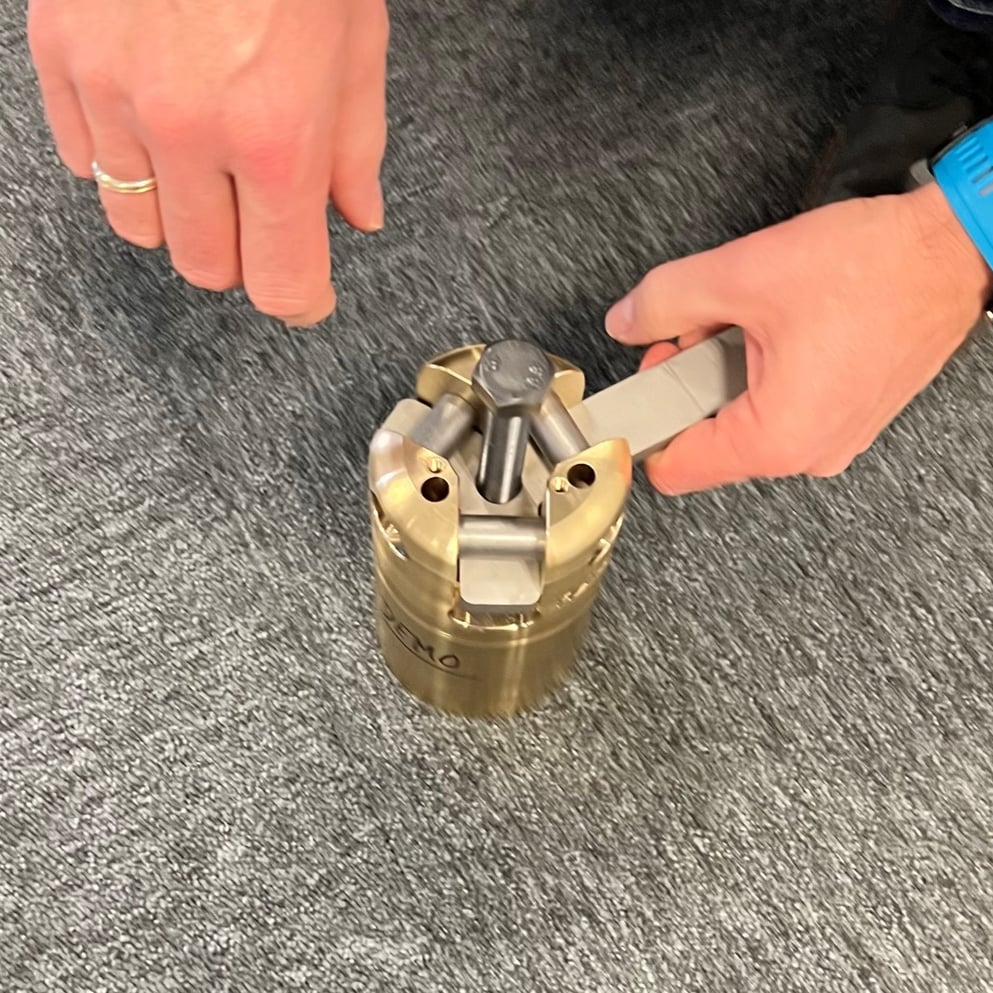 How to Mount and Disassemble a Flexofold Propeller